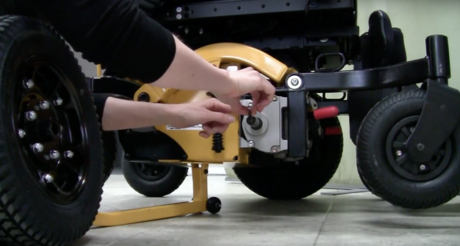 Steps to changing your wheels | Magic Mobility