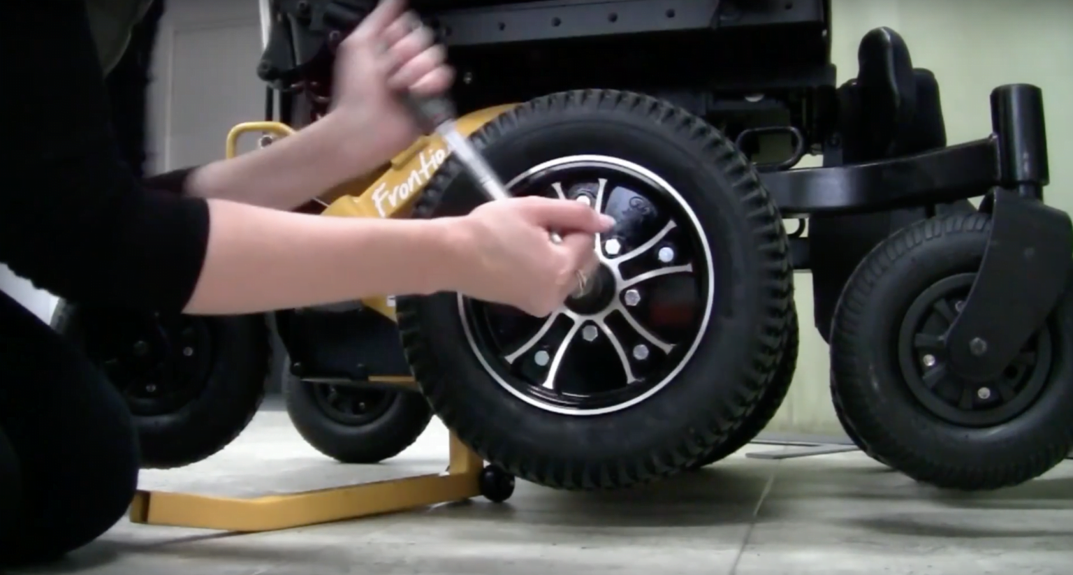 Steps to changing your wheels | Magic Mobility